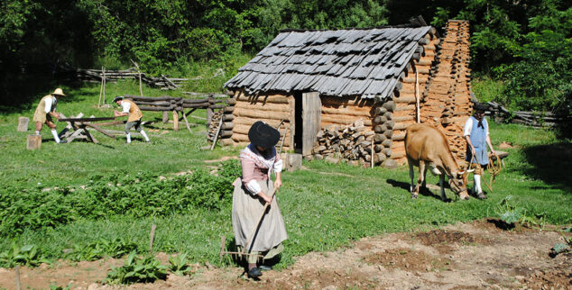 Frontier Culture Museum | The Ultimate Guide for Kids - ZuzuForKids